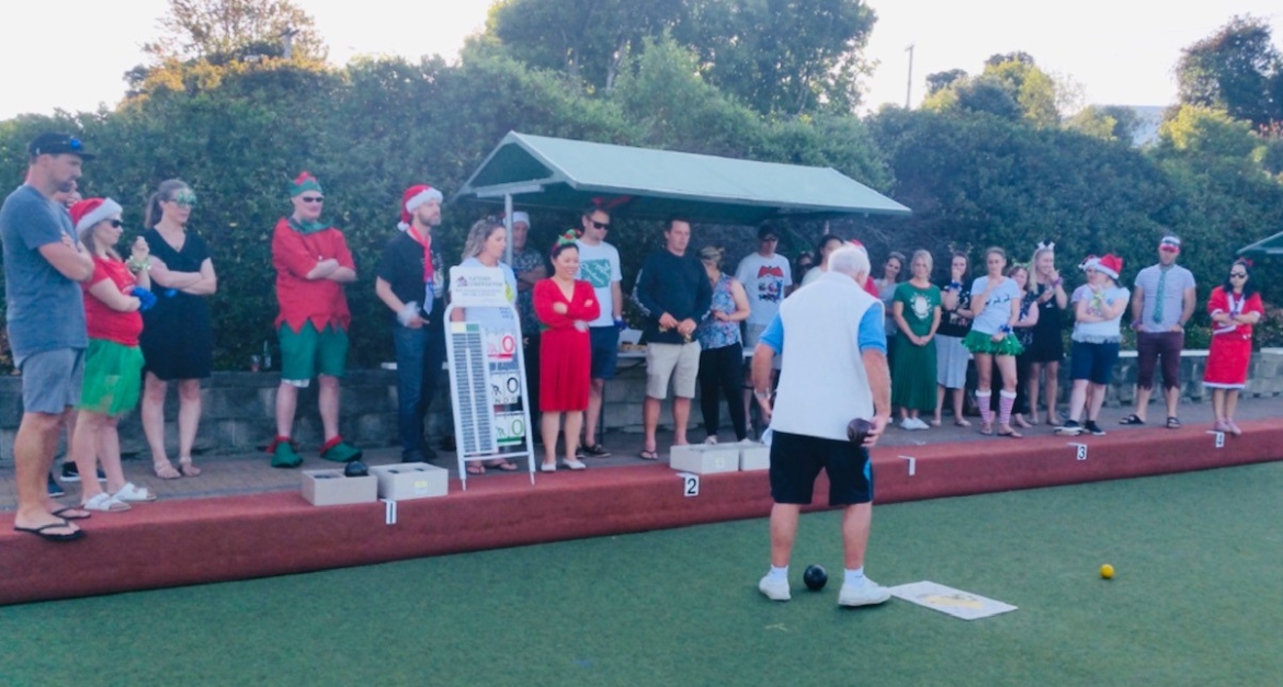 Helping Rick (1) – Howick Bowling Club